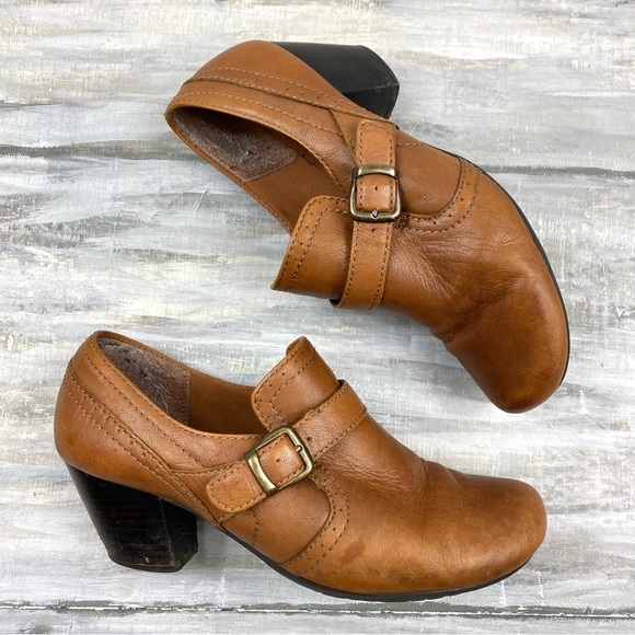 BareTraps | Shoes | Baretraps Brown Leather Buckle Bootie Block Heel ...
